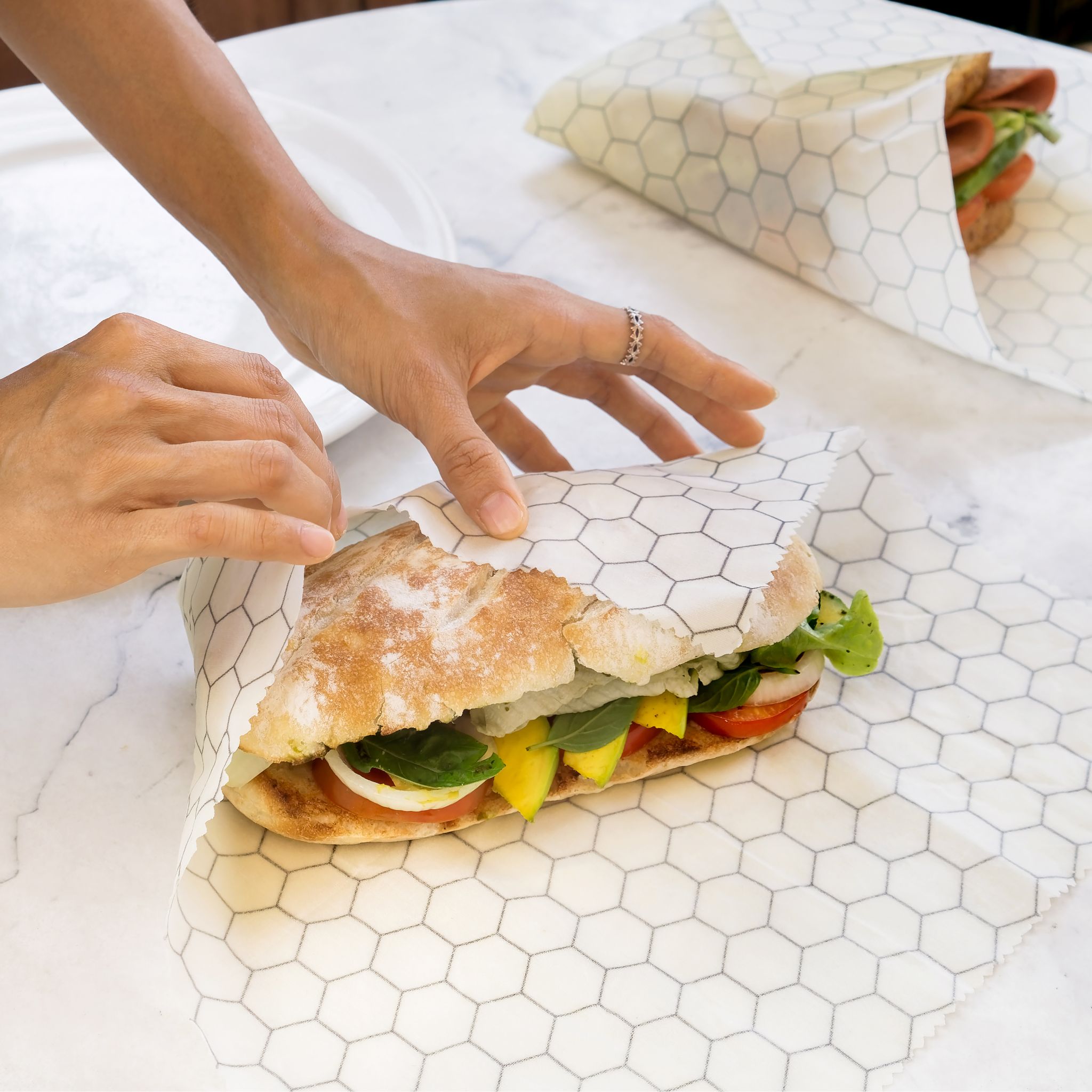 SuperBee Reusable Sandwich Wrap (33x33 cm.)